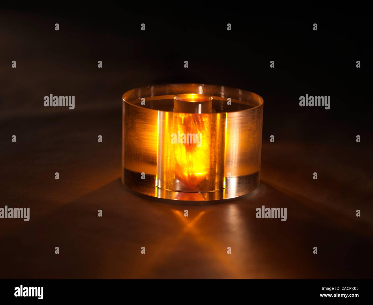 Room-temperature solid-state maser. Core of the first ever room ...
