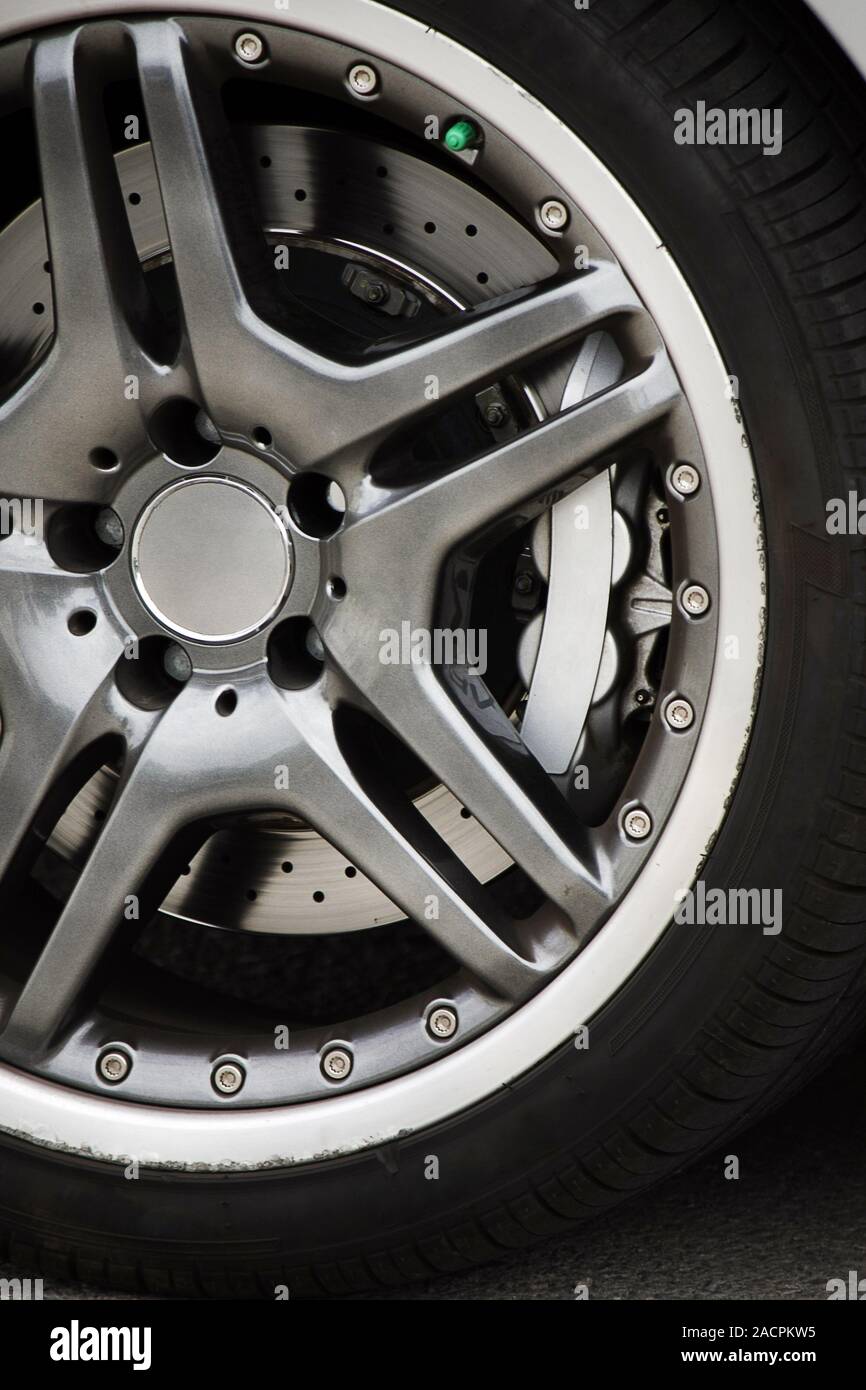 Vehicle wheel hi-res stock photography and images - Alamy
