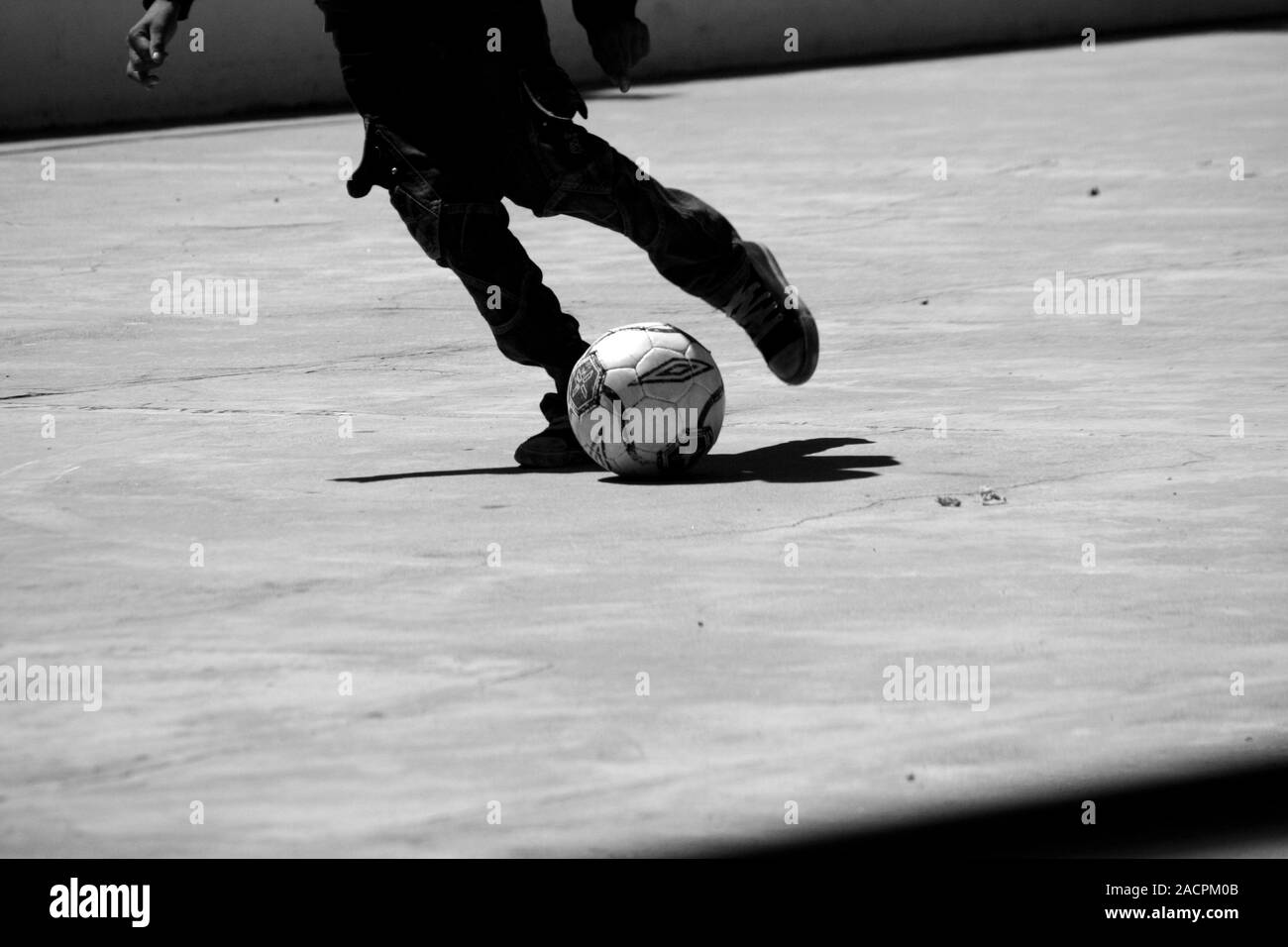 Action ball boy hi-res stock photography and images - Alamy
