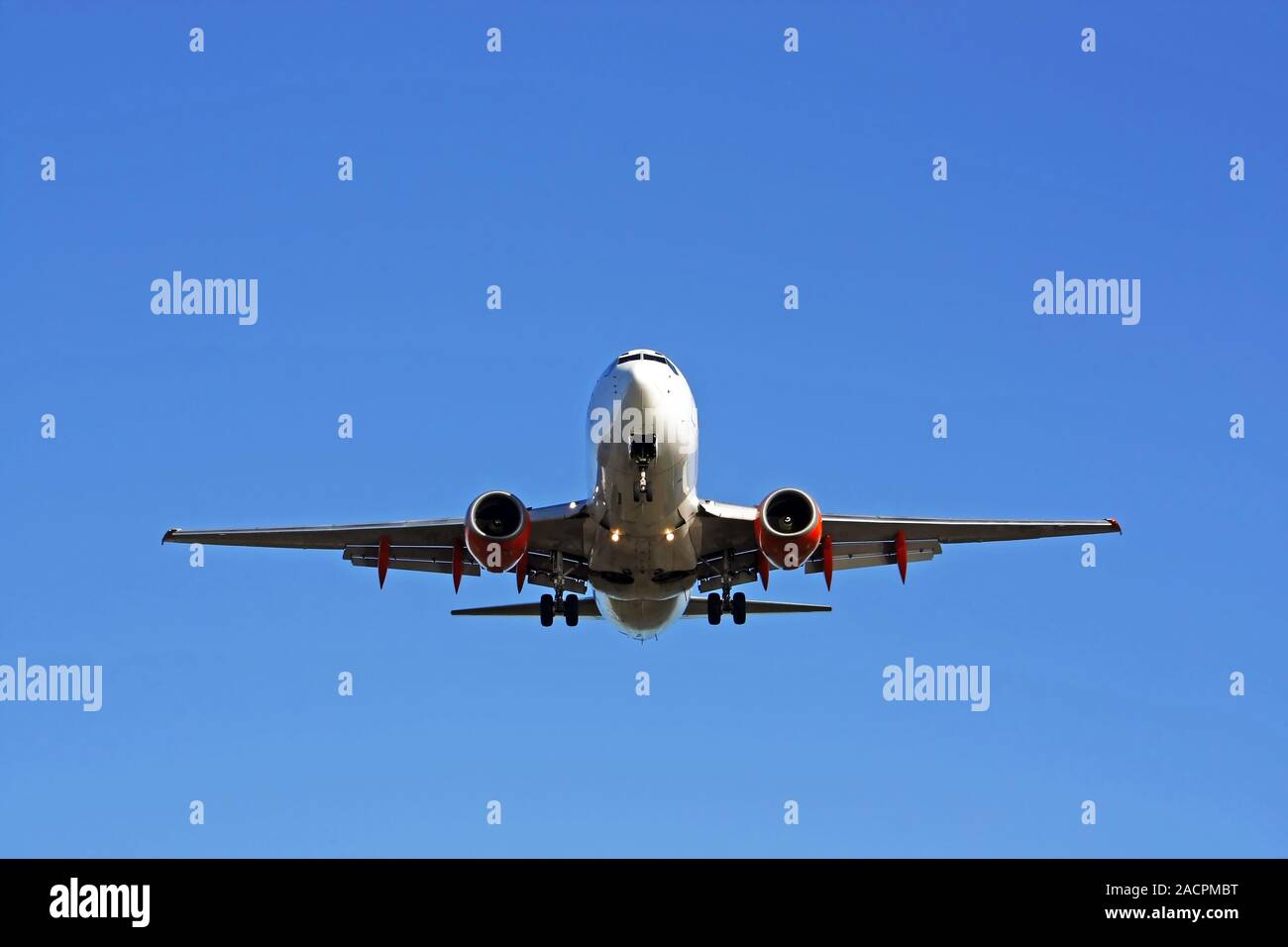 Commercial airplane cockpit hi-res stock photography and images - Alamy
