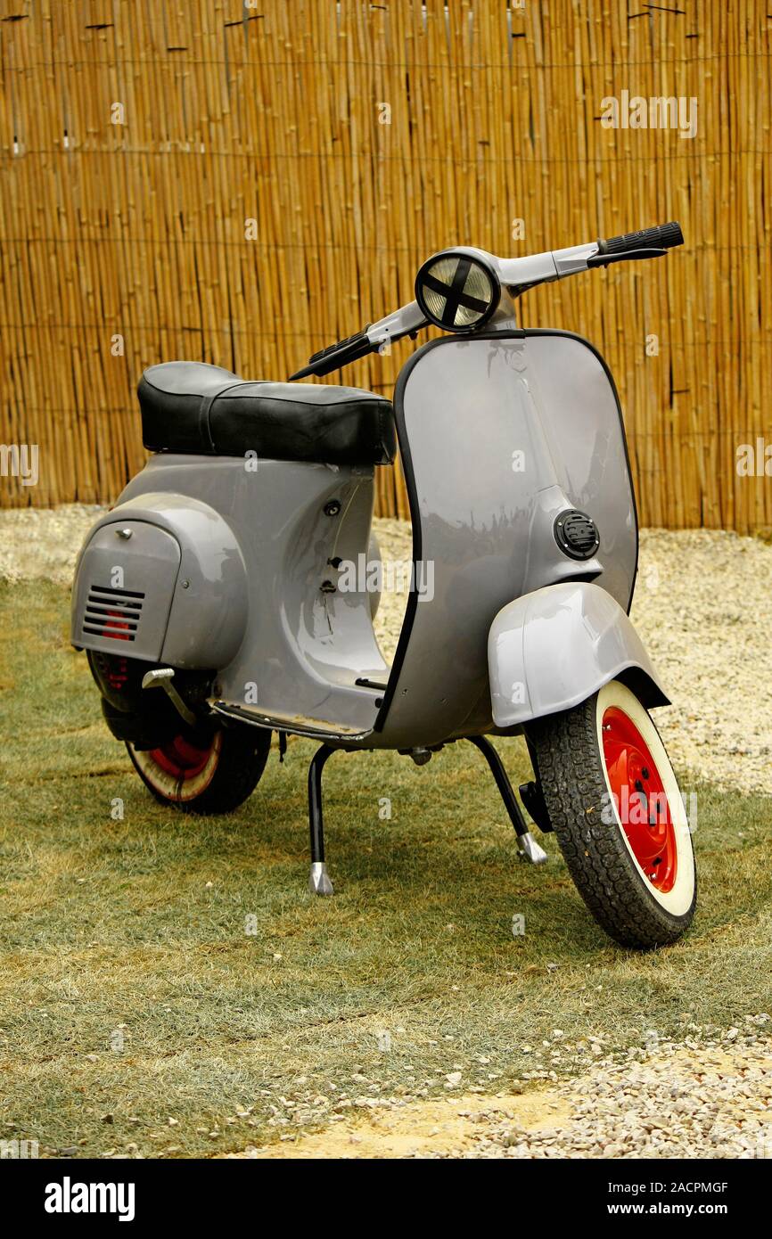 Moto vespa hi-res stock photography and images - Alamy