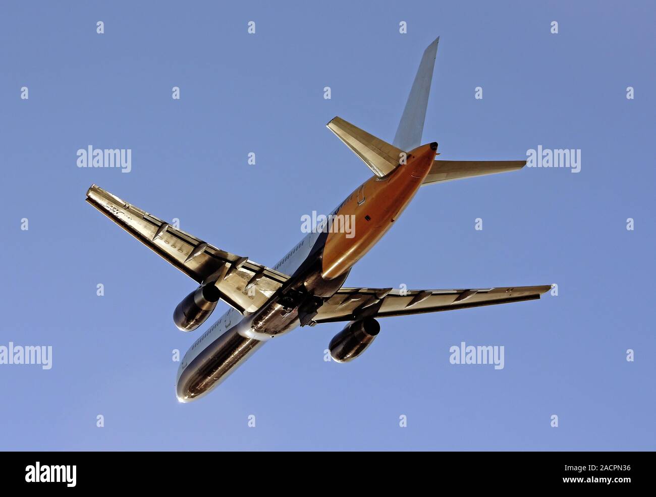Full plane hi-res stock photography and images - Alamy