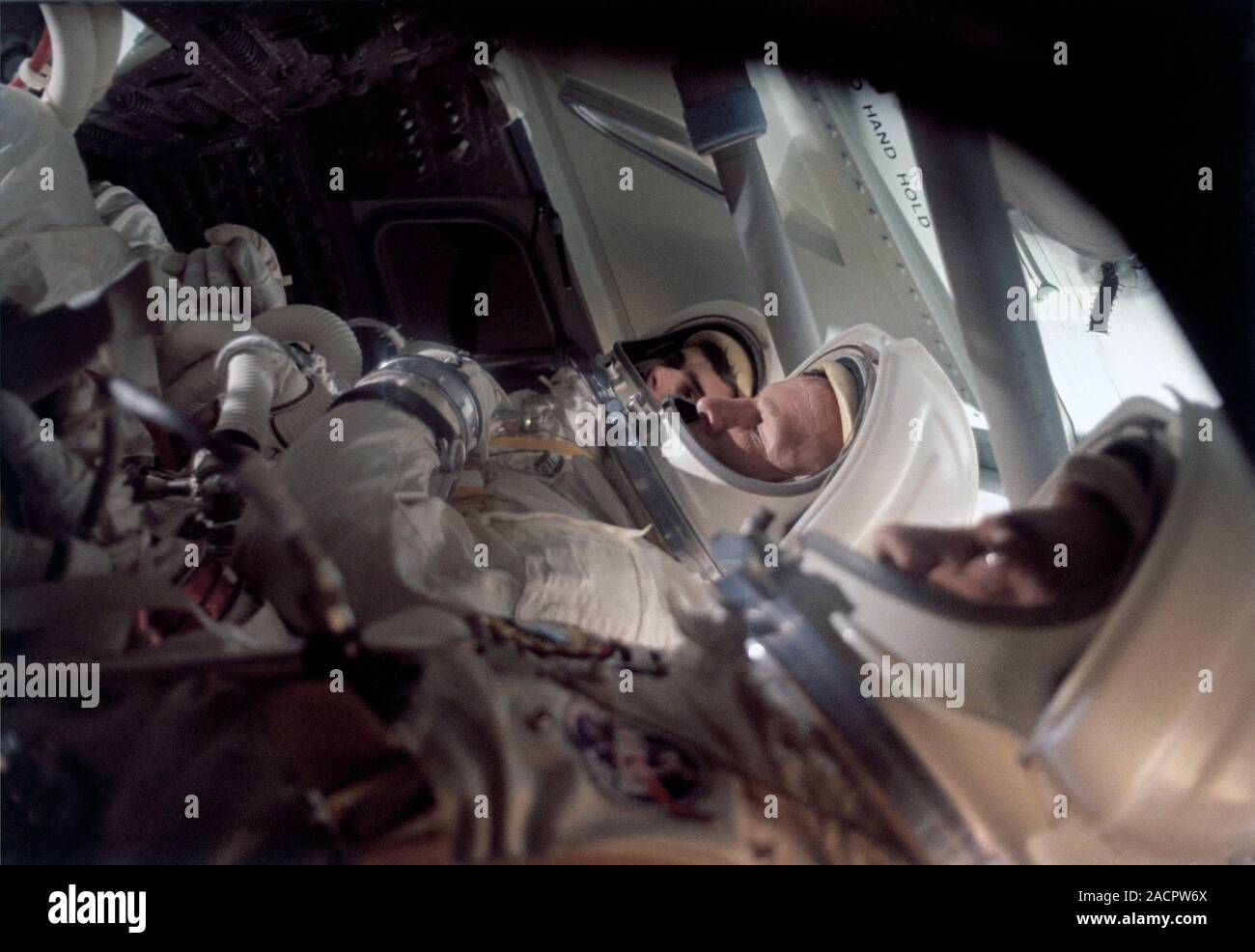 Apollo 1 crew in training. NASA astronauts Roger Chaffee (1935-1967 ...