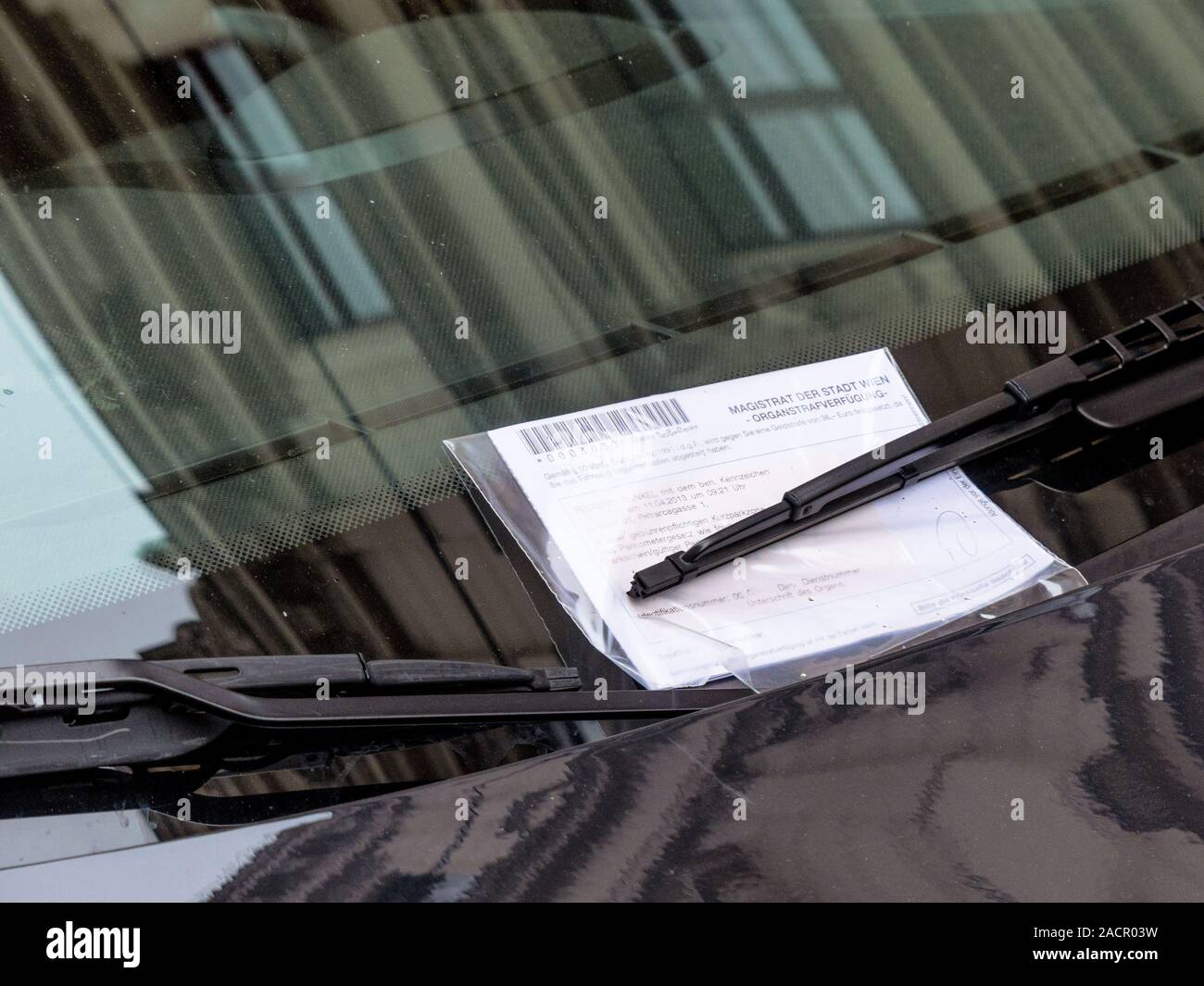 Traffic ticket on the car Stock Photo - Alamy