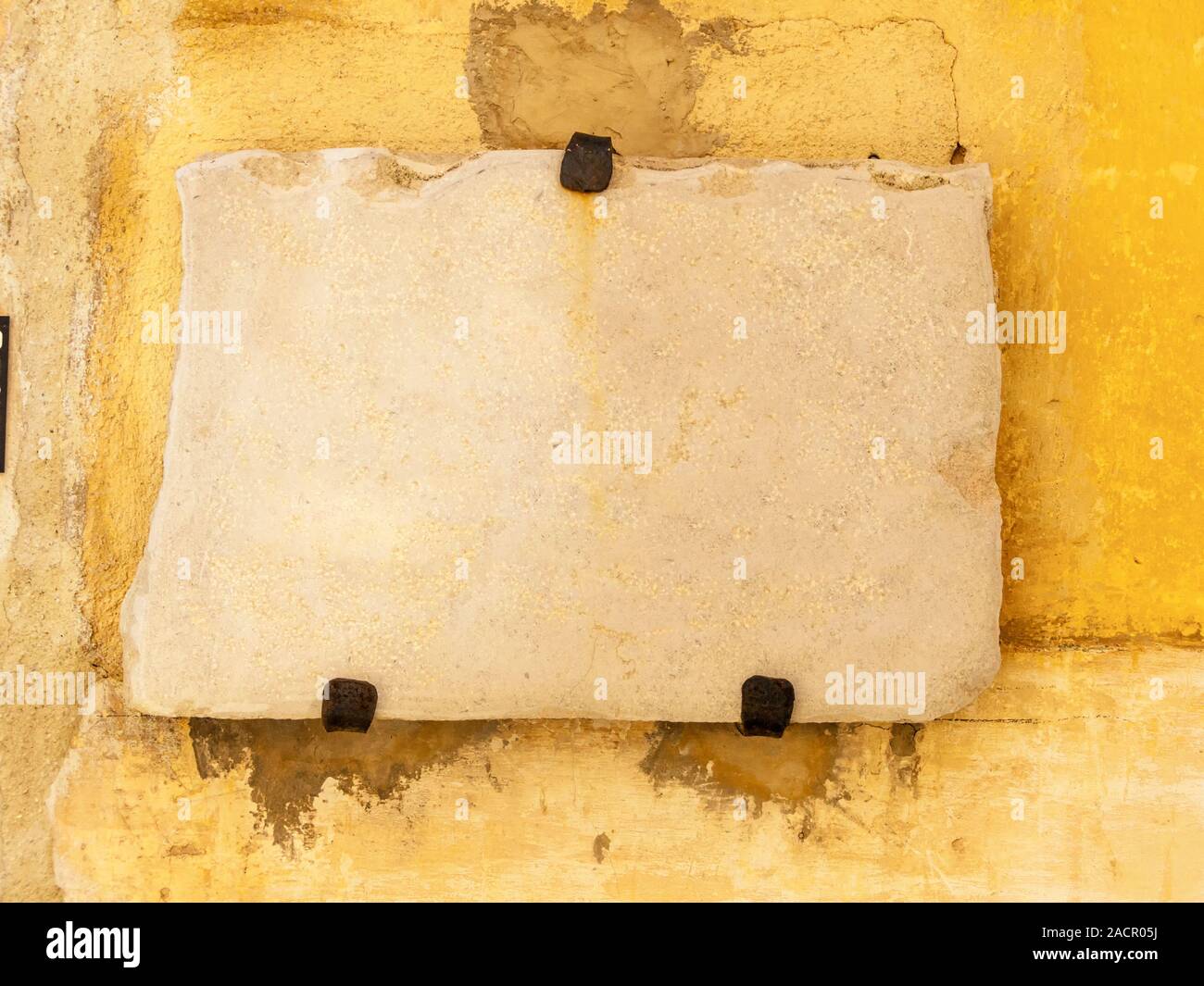 Stone house sign hi-res stock photography and images - Alamy