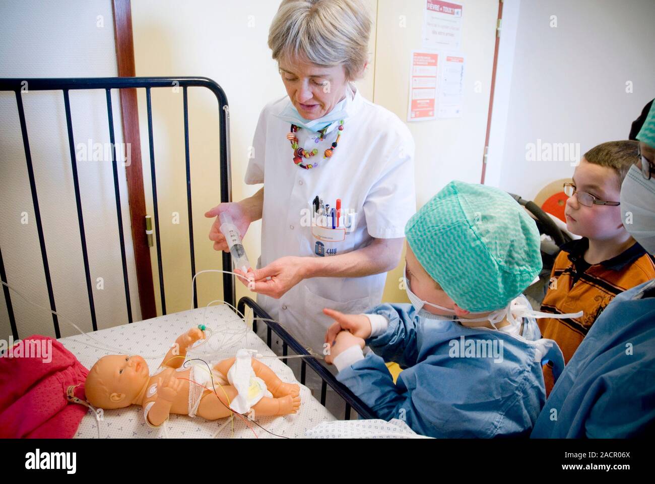 Paediatric surgery information session. Surgeon explaining surgery to ...