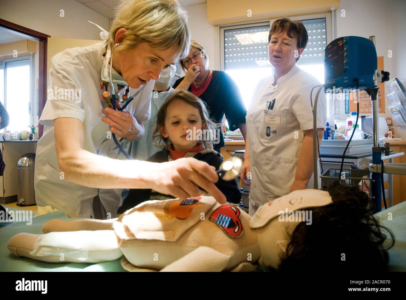 Paediatric surgery information session. Surgeon explaining surgery to ...