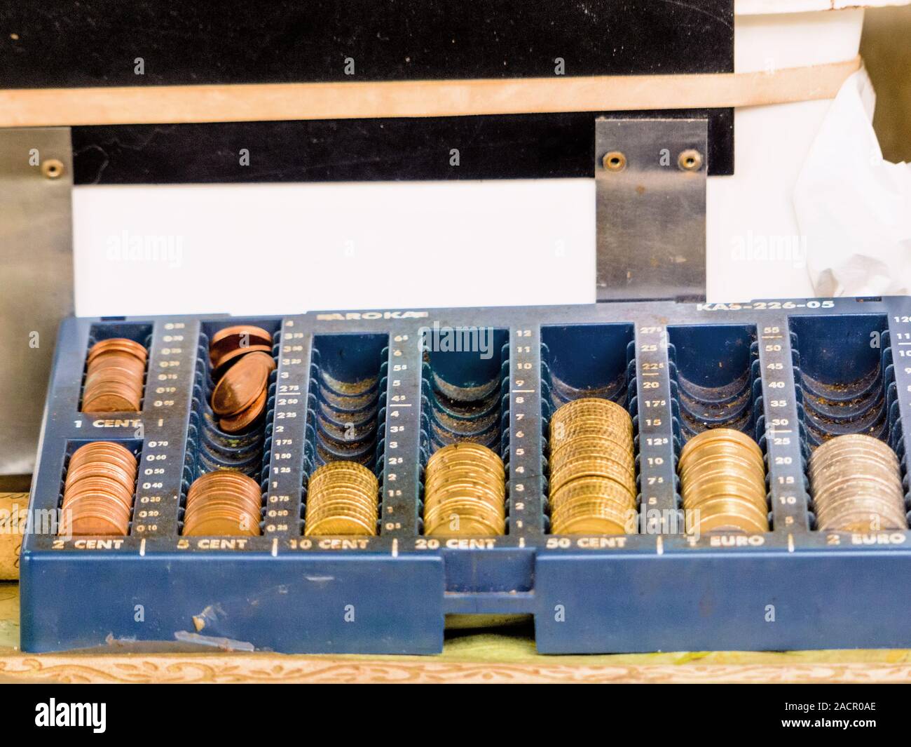 change in a till Stock Photo - Alamy