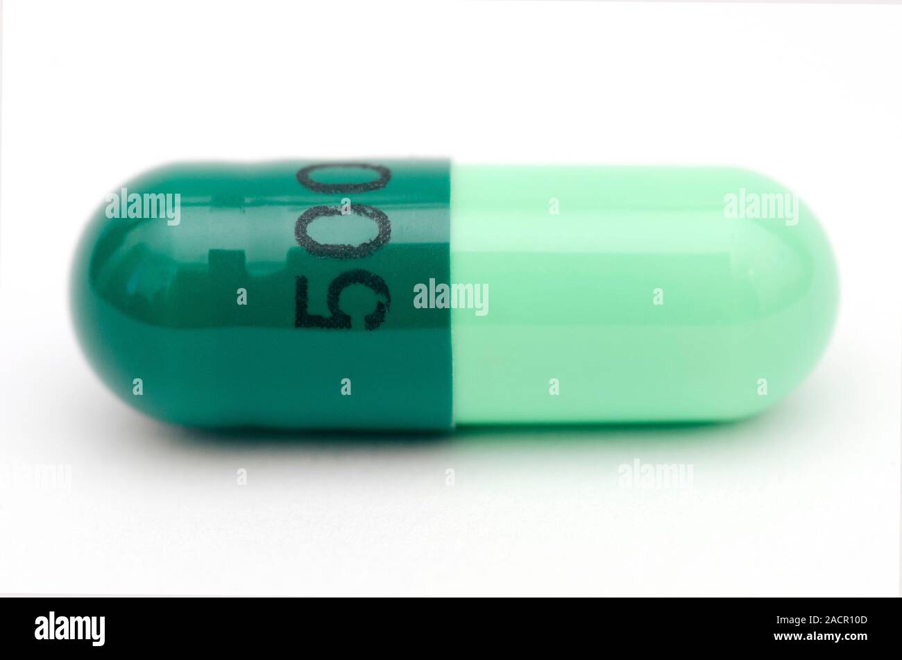 500 mg capsule of the antibiotic drug Cefalexin (CX), a cephalosporin ...