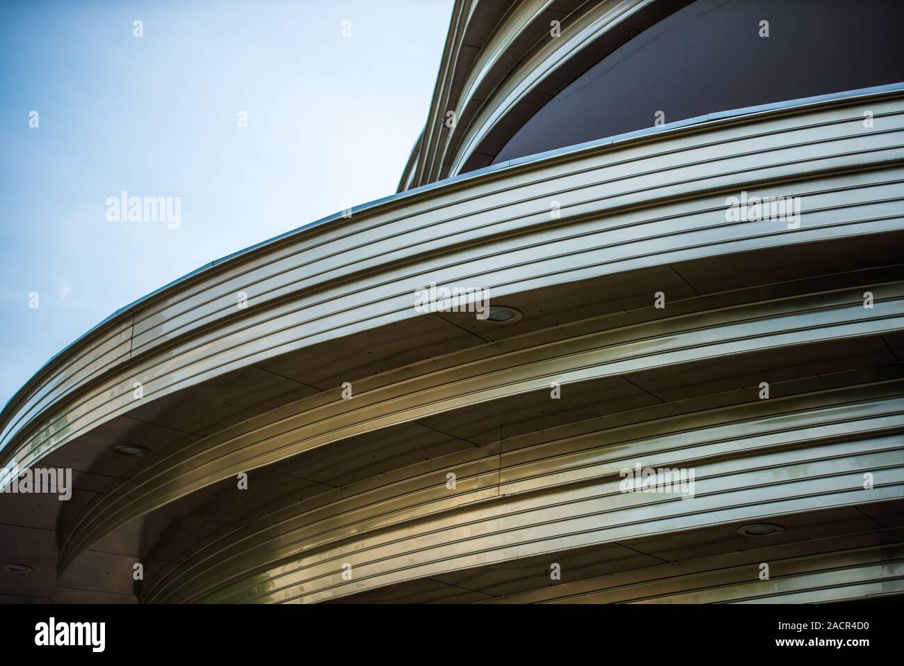 Curved building detail hi-res stock photography and images - Alamy