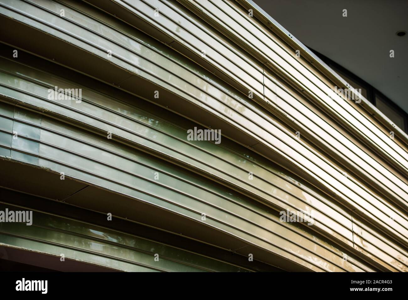 Curved building detail hi-res stock photography and images - Alamy