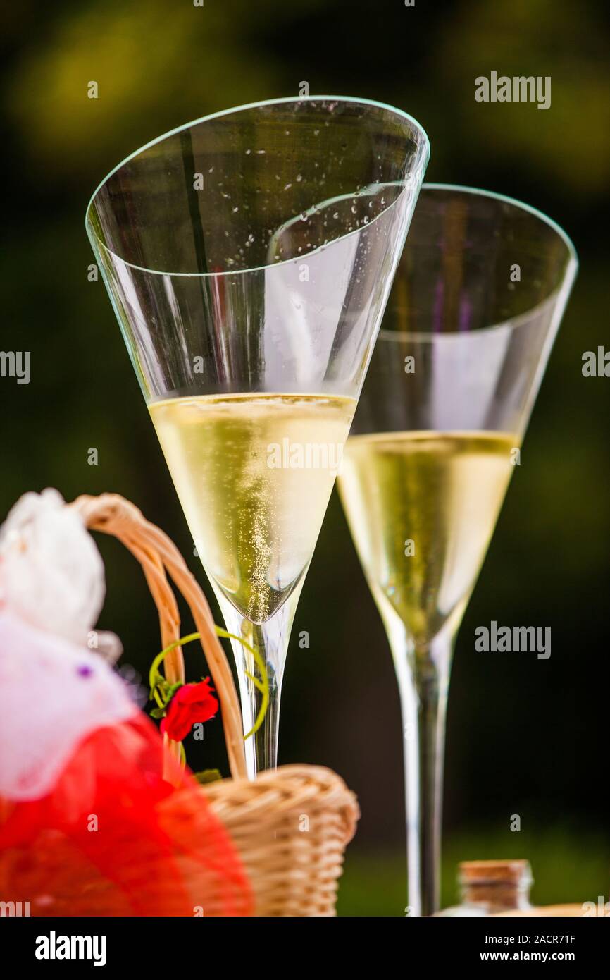 Glass flutes hi-res stock photography and images - Alamy