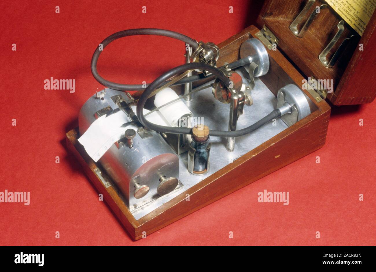 Lewis-McKenzie polygraph, made in 1900 by Cambridge and Paul Instrument ...