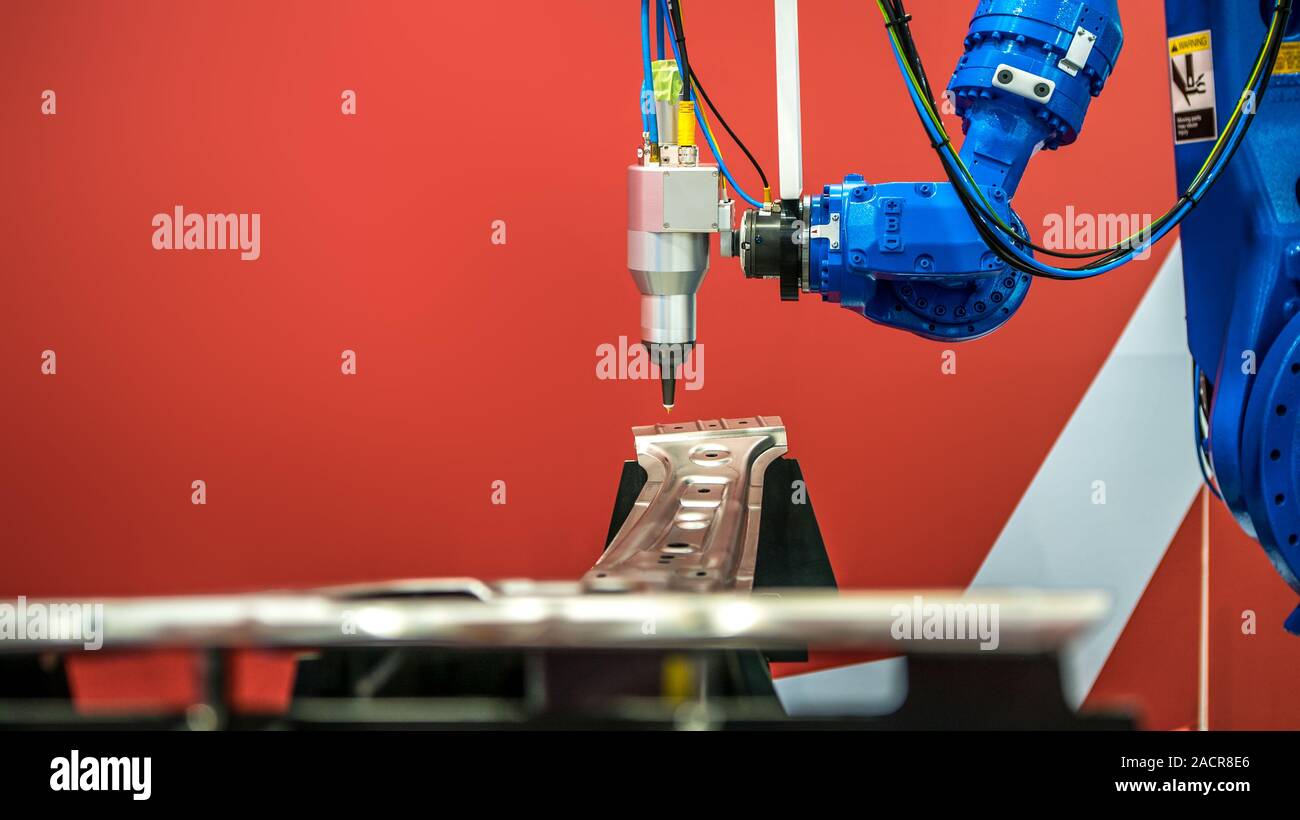 Assemble car parts hi-res stock photography and images - Alamy