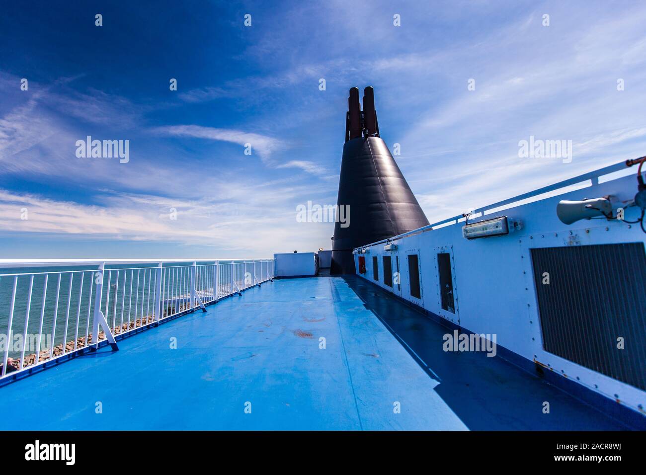 black funnel and sun deck Stock Photo - Alamy