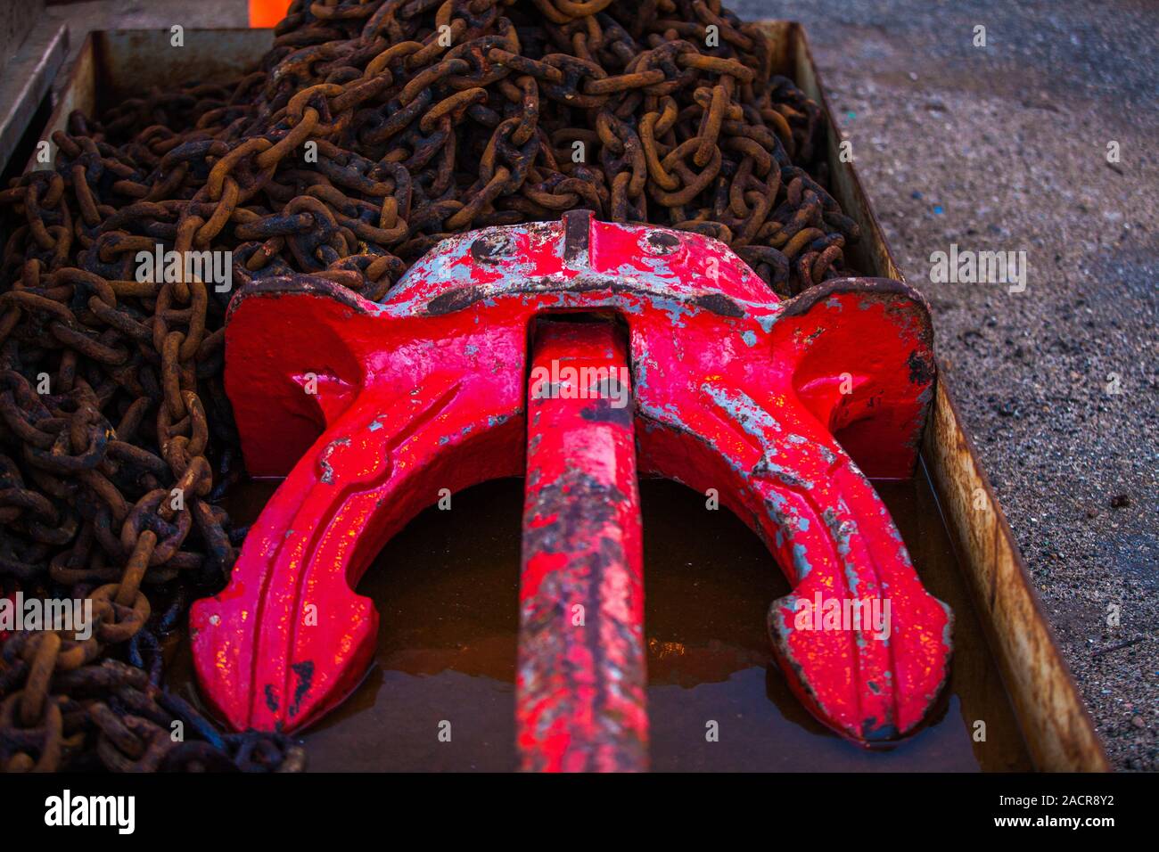 Red anchor hi-res stock photography and images - Alamy