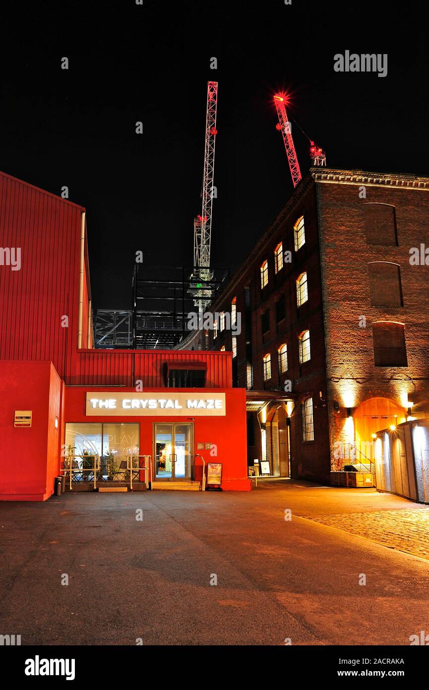 Crystal maze hi-res stock photography and images - Alamy