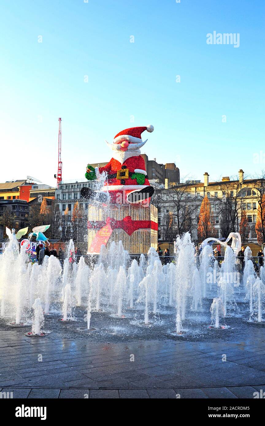 Giant santa hi-res stock photography and images - Alamy