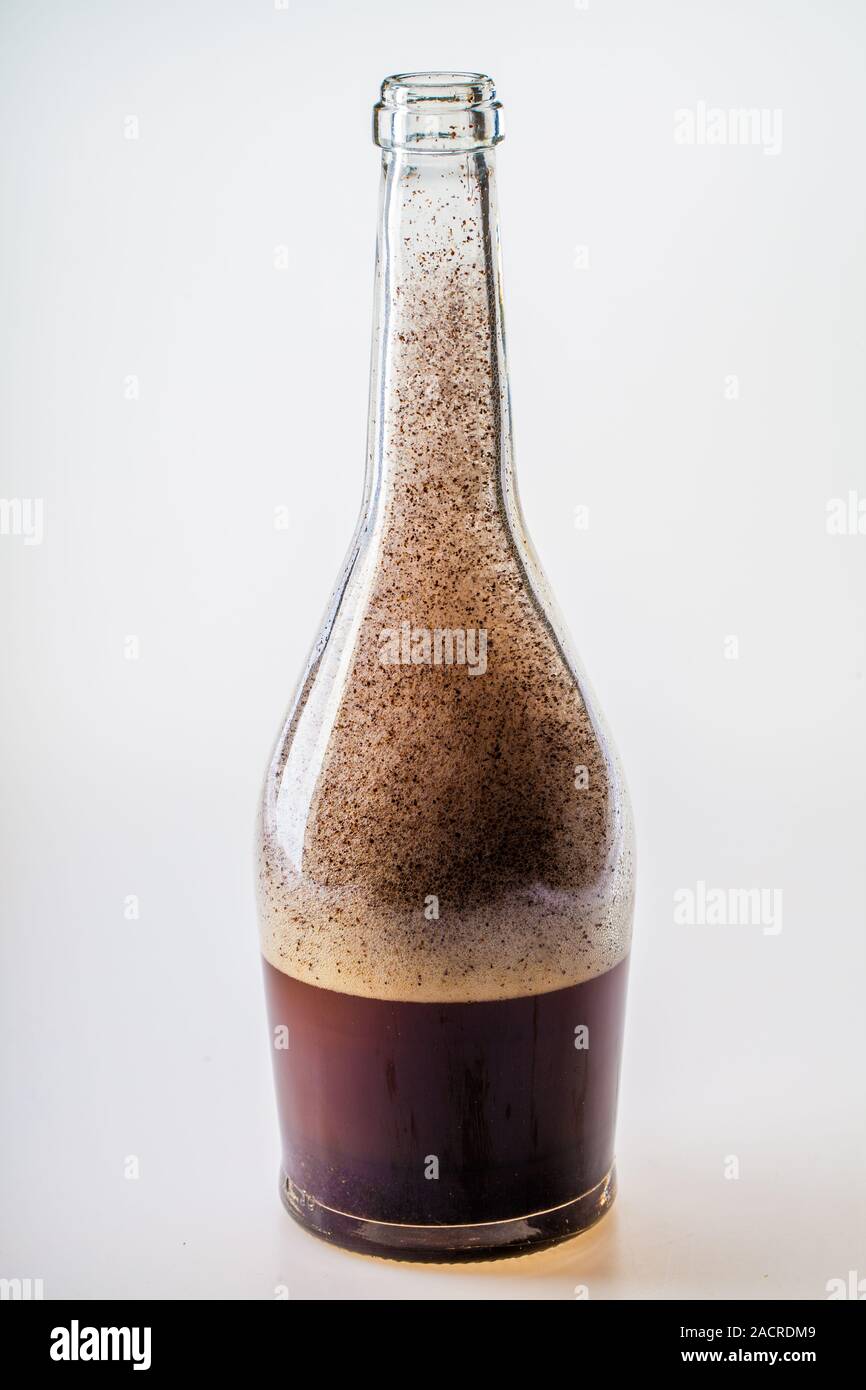 Brown liquid hi-res stock photography and images - Alamy