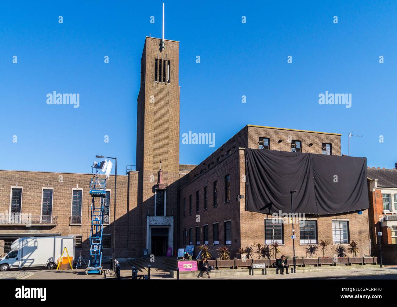 Arri D40 HMI fresnel lamphead on a scissor lift rigged for a film shoot ...