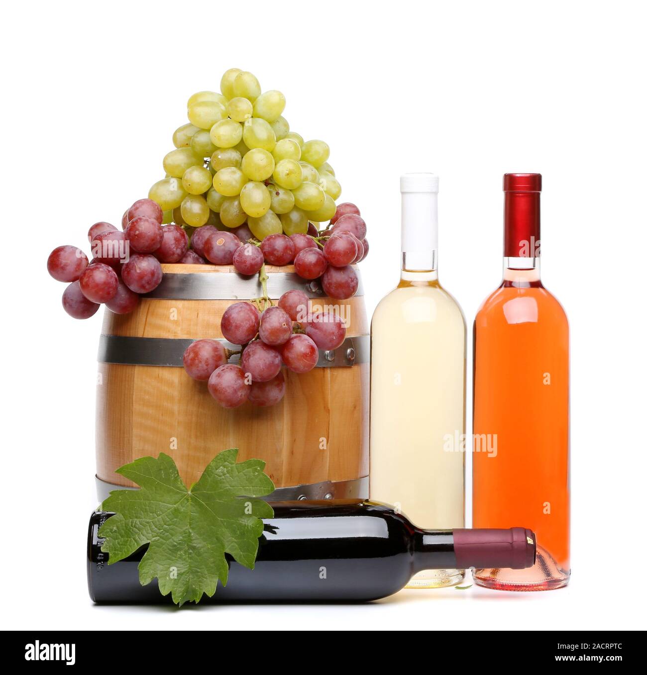 Grapes and wine bottles hi-res stock photography and images - Alamy