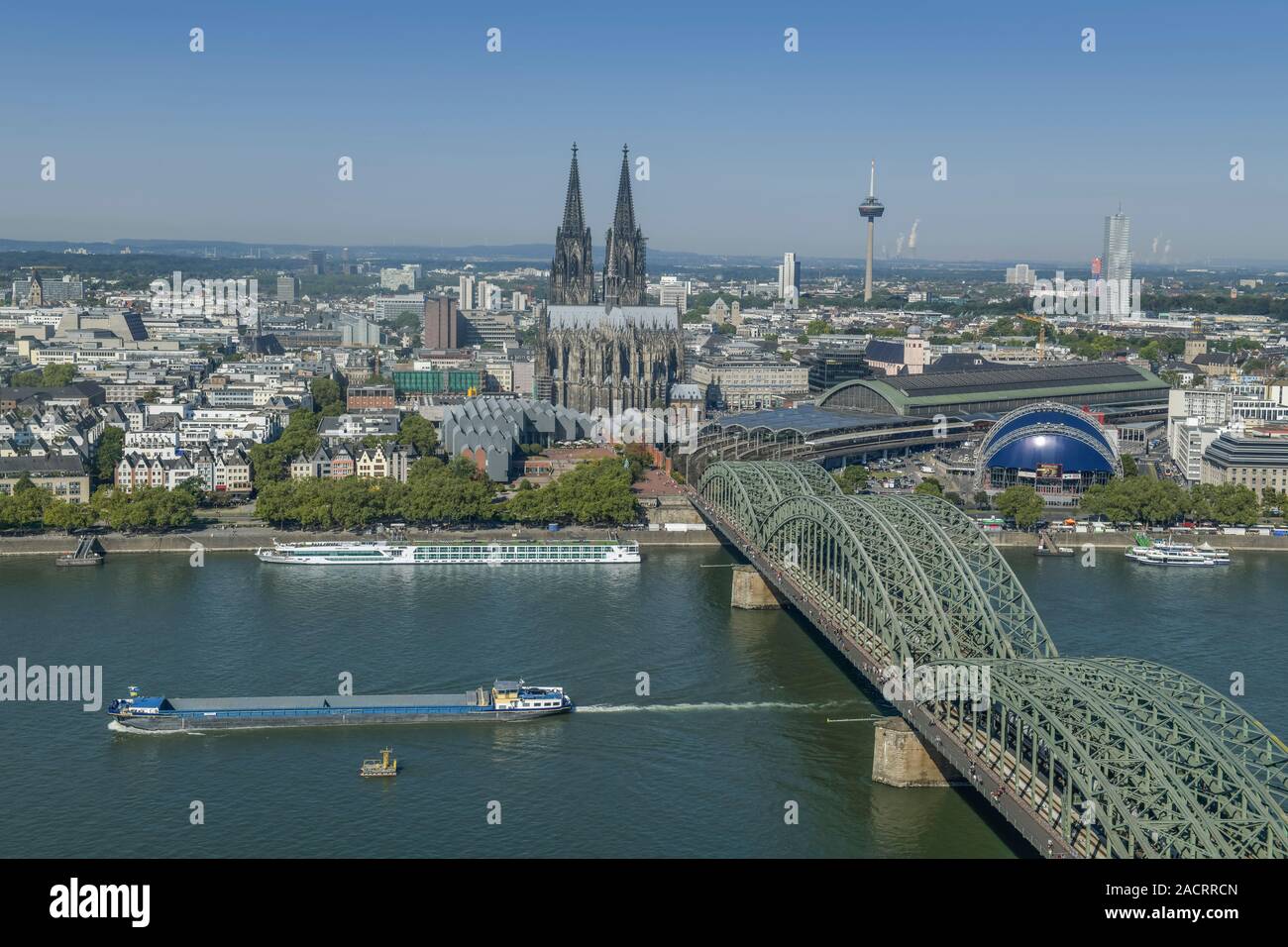 Kölner Stadtpanorama mit Dom, Altstadt, Rhein, Hohenzollernbrücke, Köln ...