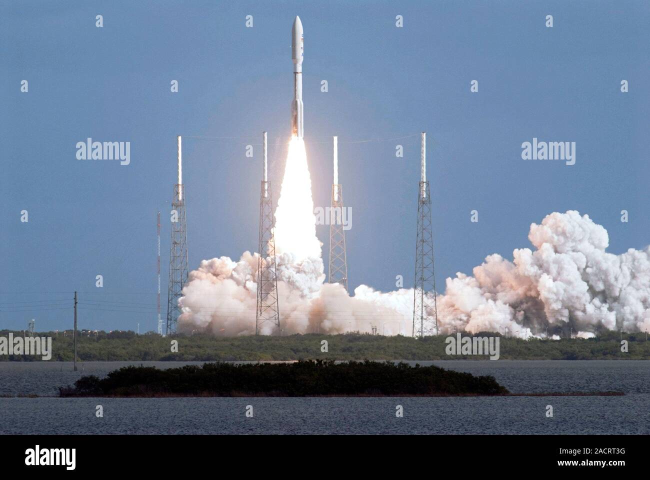 Mars Science Laboratory (MSL) spacecraft launching on top of an Atlas V ...