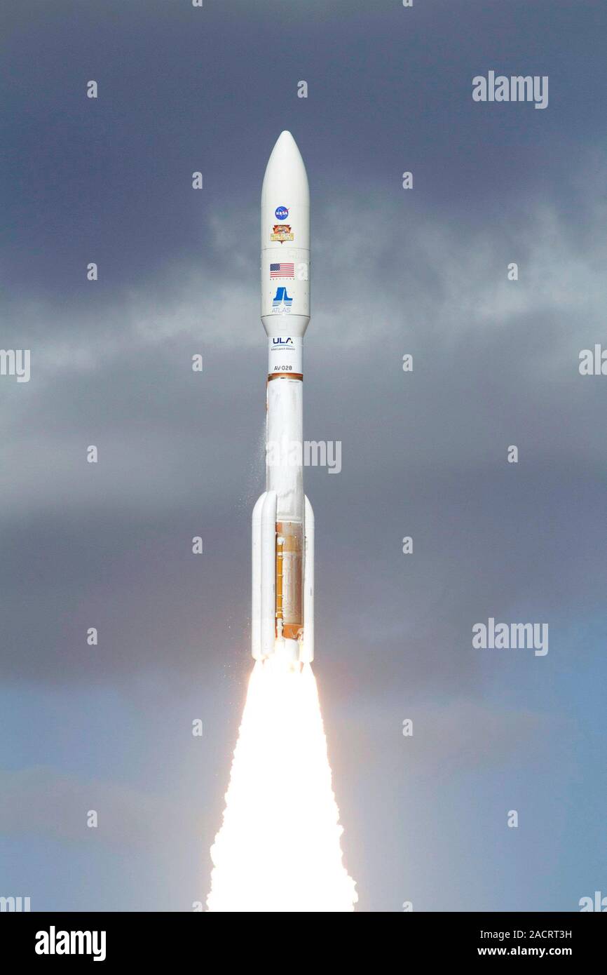 Mars Science Laboratory (MSL) spacecraft launching on top of an Atlas V ...