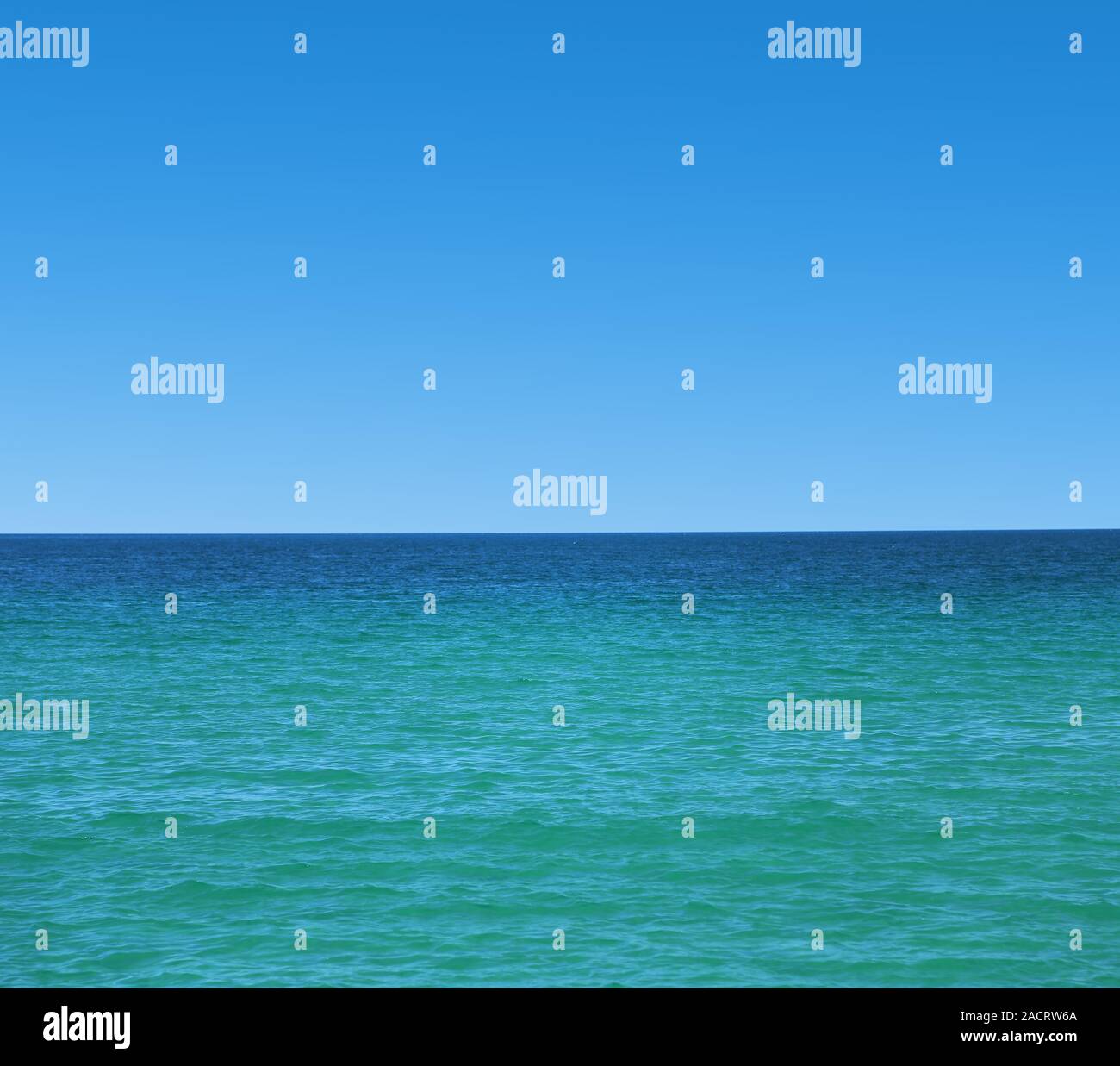 Calm water clear blue sky hi-res stock photography and images - Alamy