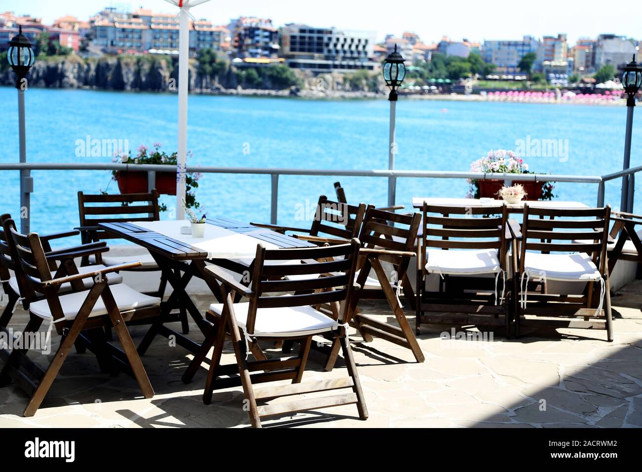 Overwater restaurant hi-res stock photography and images - Alamy