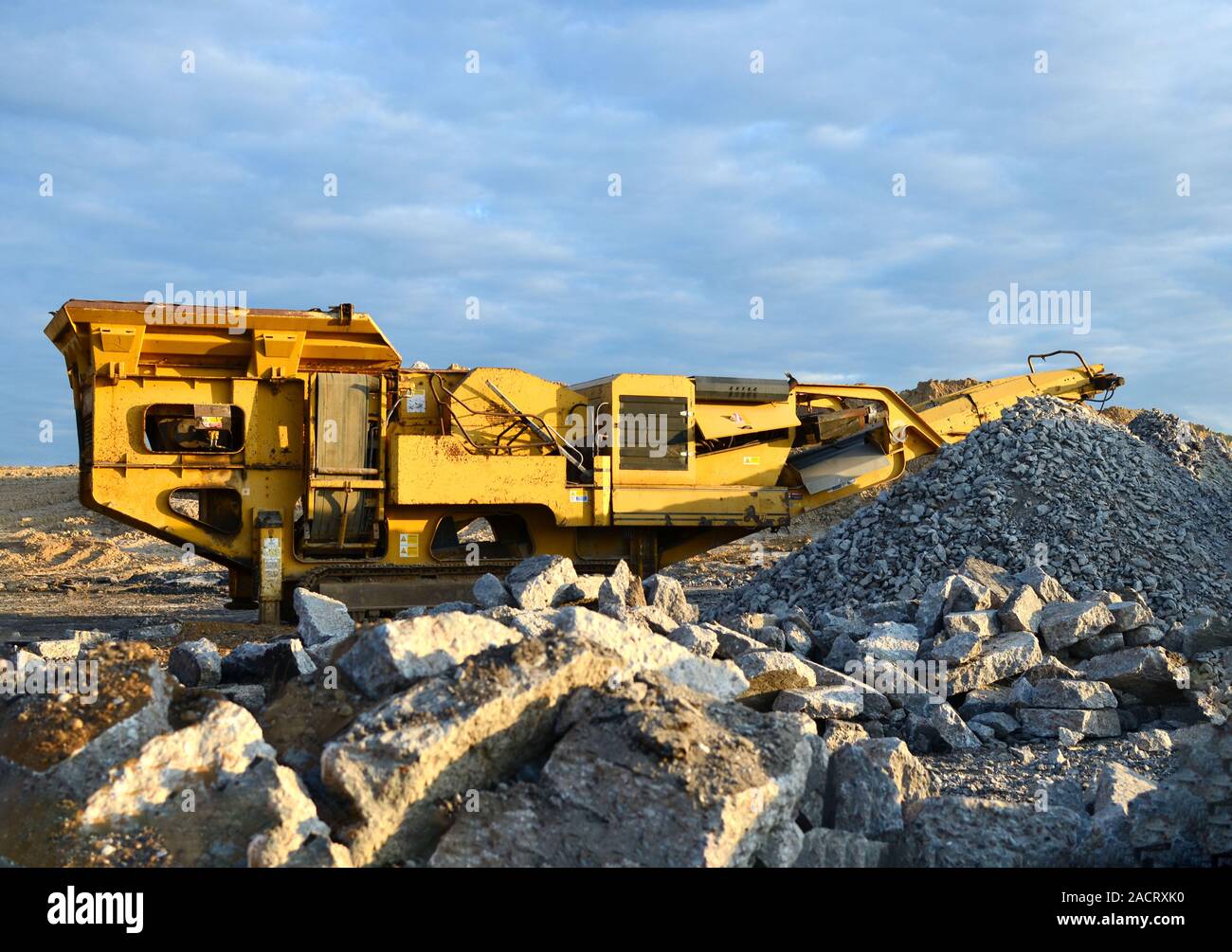 Stone aggregate crushers hi-res stock photography and images - Alamy