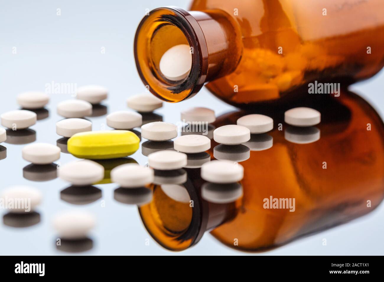 Many tablets hi-res stock photography and images - Alamy
