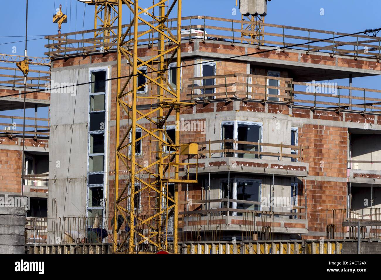 Construction of a residential building Stock Photo - Alamy