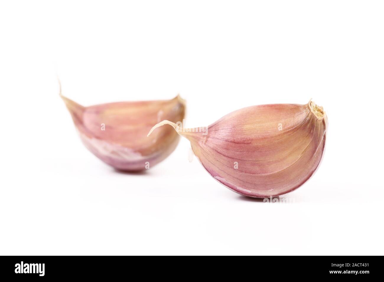 Fresh cloves of garlic Stock Photo - Alamy