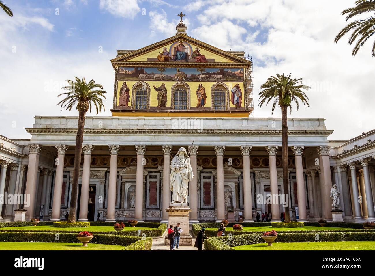 San paolo fuori le mura rom hi-res stock photography and images - Alamy