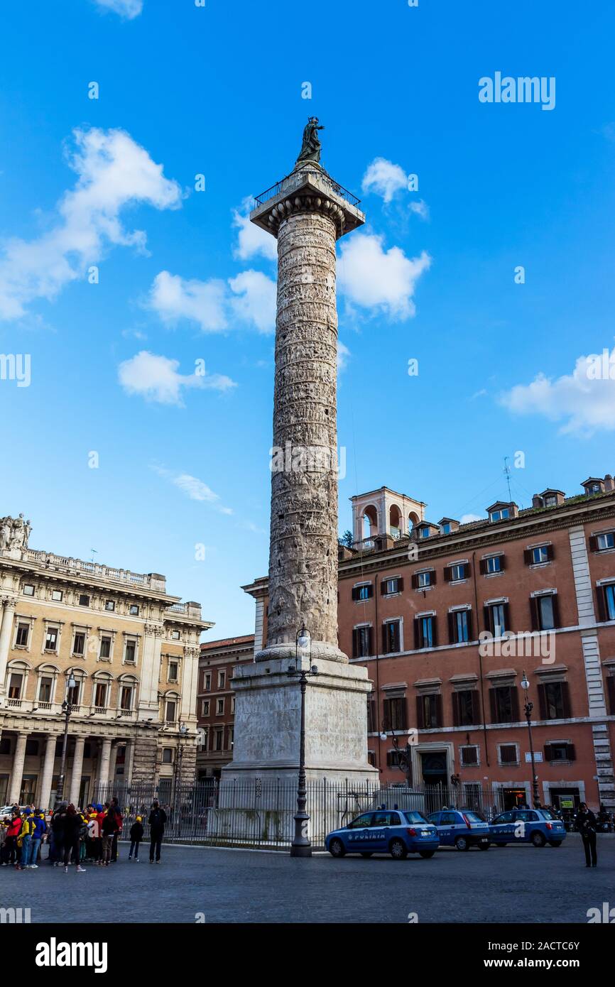 Column square hi-res stock photography and images - Alamy