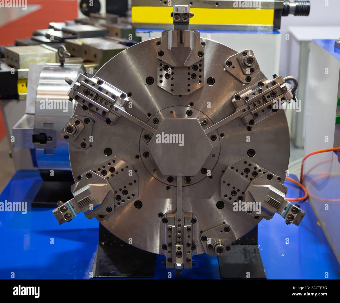 Hydraulic lathe hi-res stock photography and images - Alamy