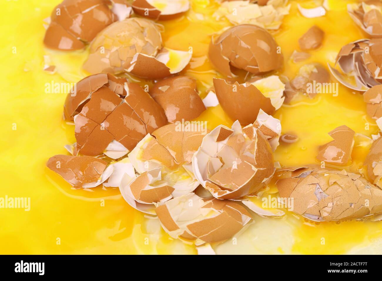 Smashed eggs hi-res stock photography and images - Alamy