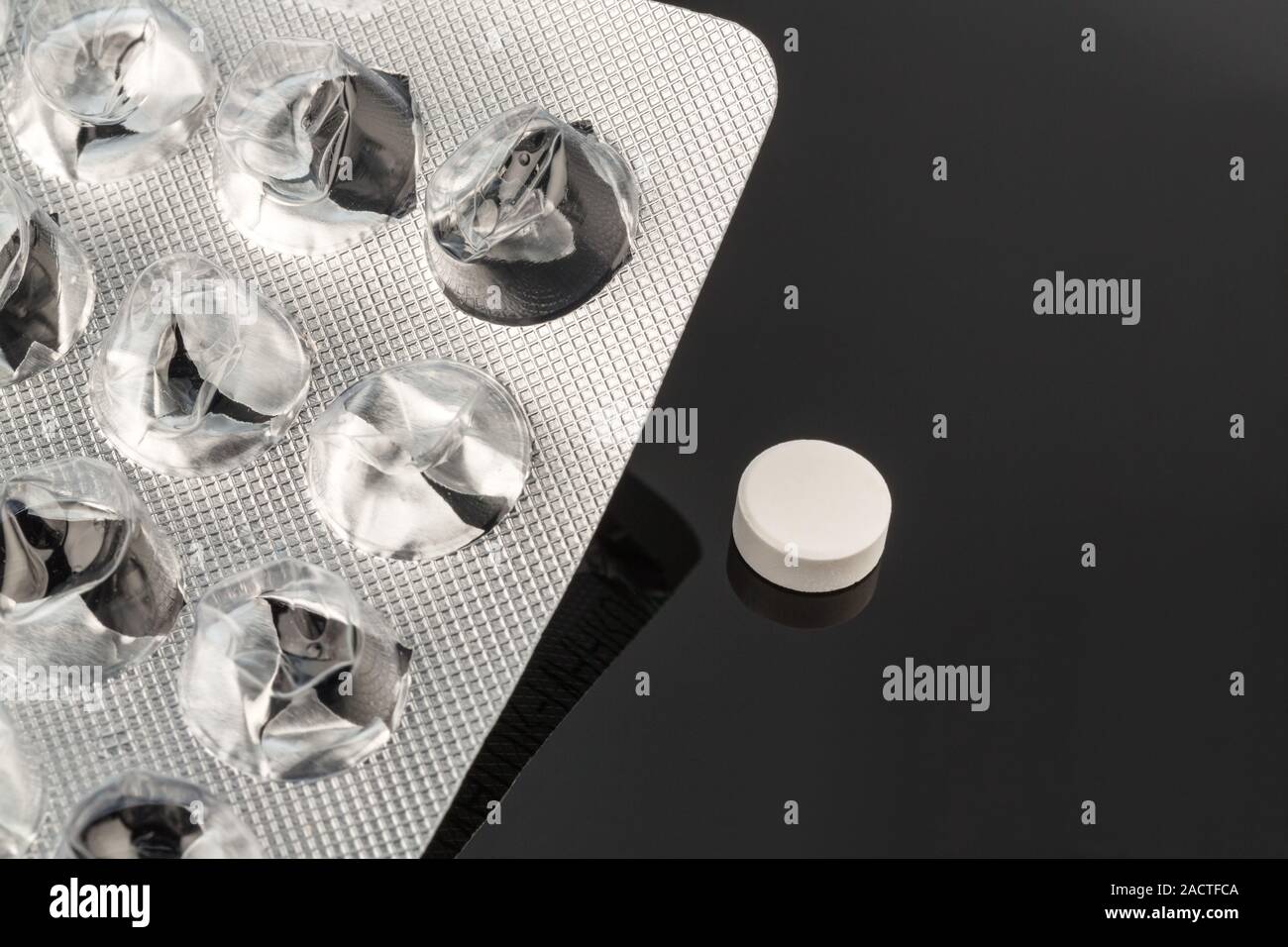 Tablets in blister packs Stock Photo - Alamy