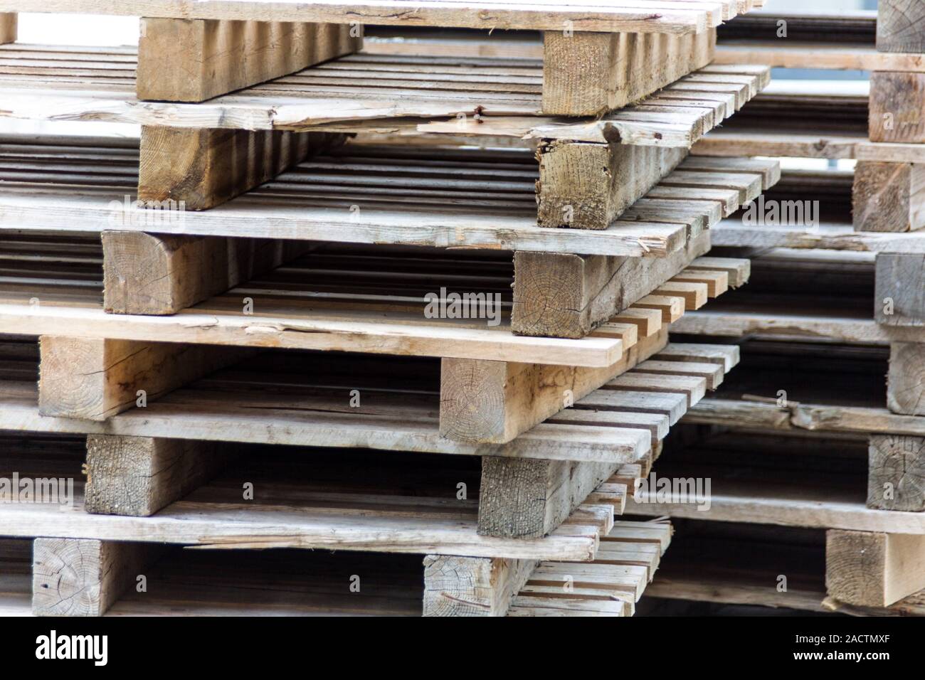 Transport pallets hi-res stock photography and images - Alamy