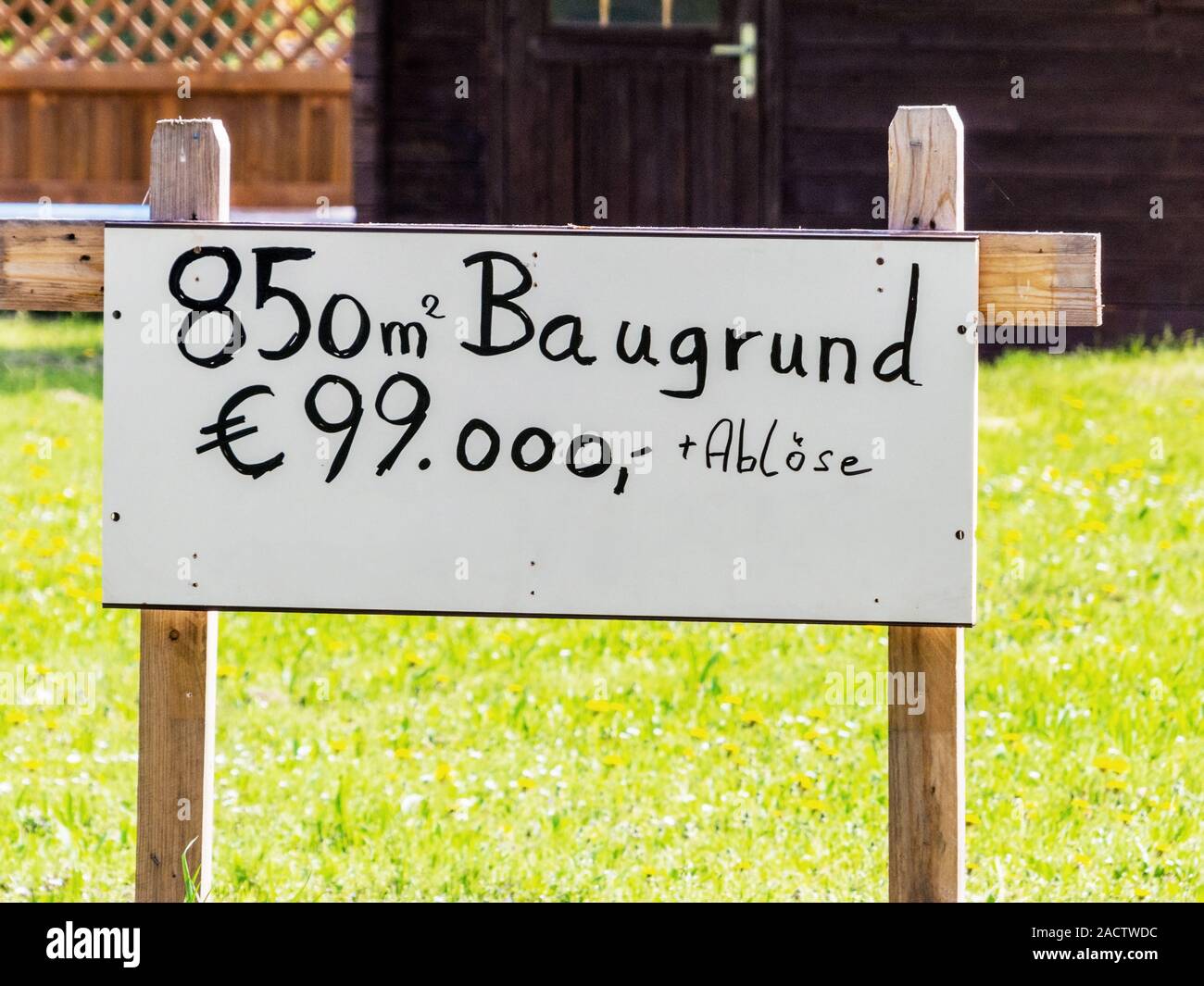 Land for sale hi-res stock photography and images - Alamy