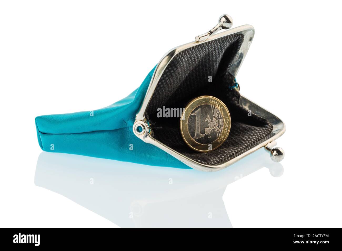 Almost empty hi-res stock photography and images - Alamy