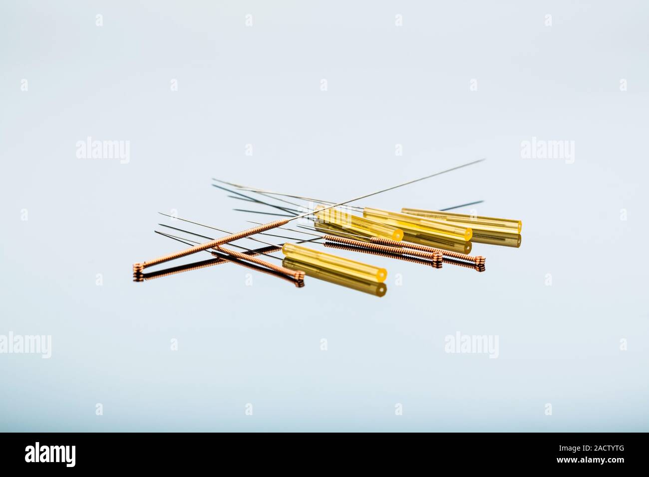 Acupuncture needles tcm hi-res stock photography and images - Alamy