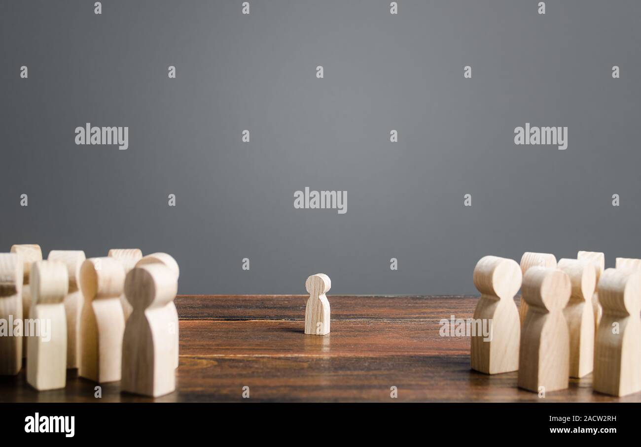 Child lost in crowd hi-res stock photography and images - Alamy
