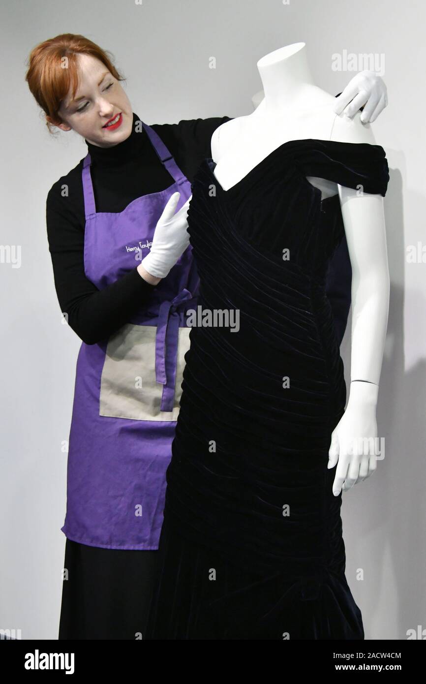 Princess diana evening dresses hi-res stock photography and images - Alamy