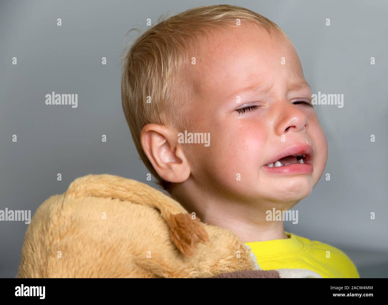 Child sad hi-res stock photography and images - Alamy