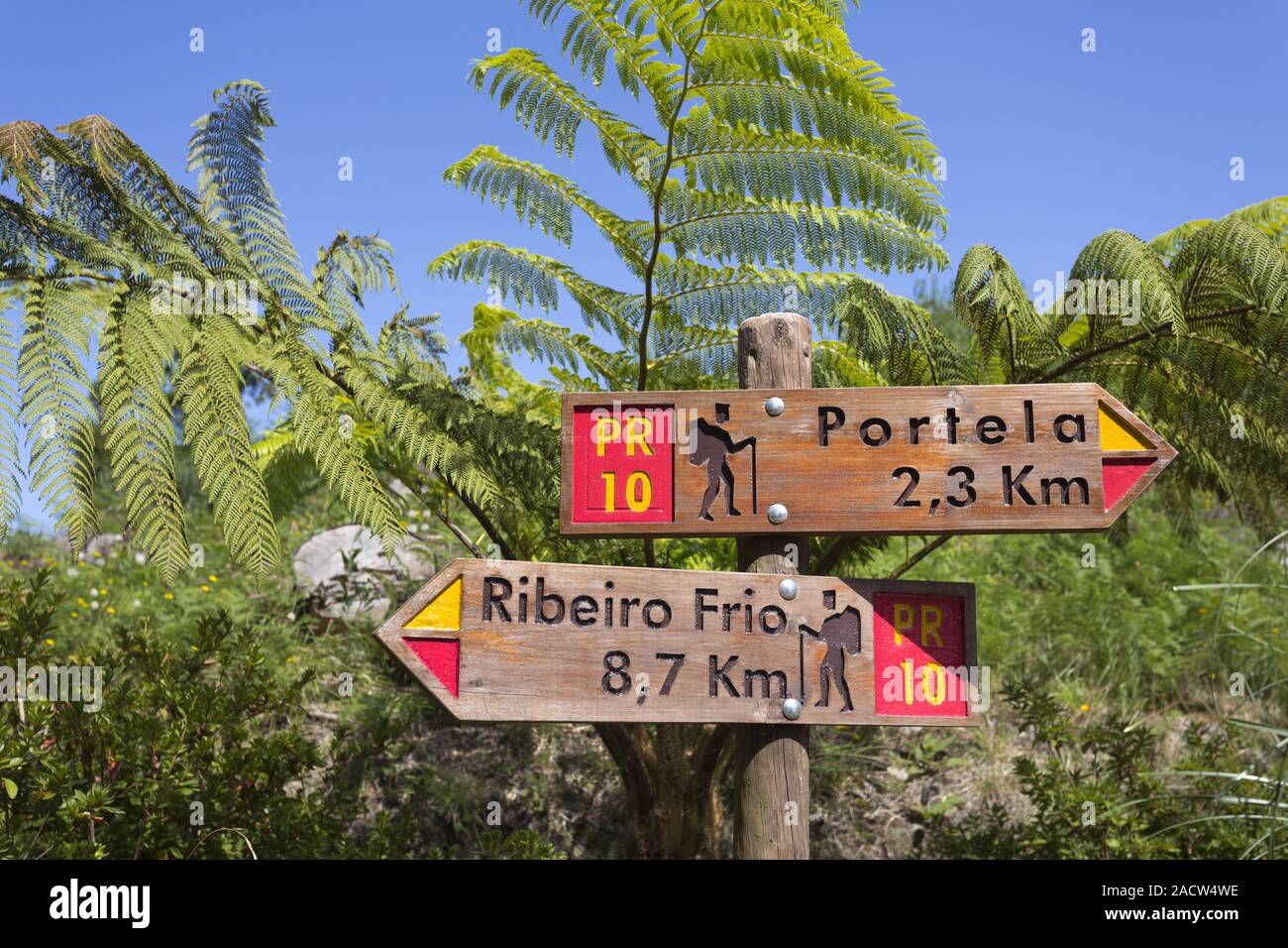 Signs, Hiking trail Madeira Stock Photo - Alamy