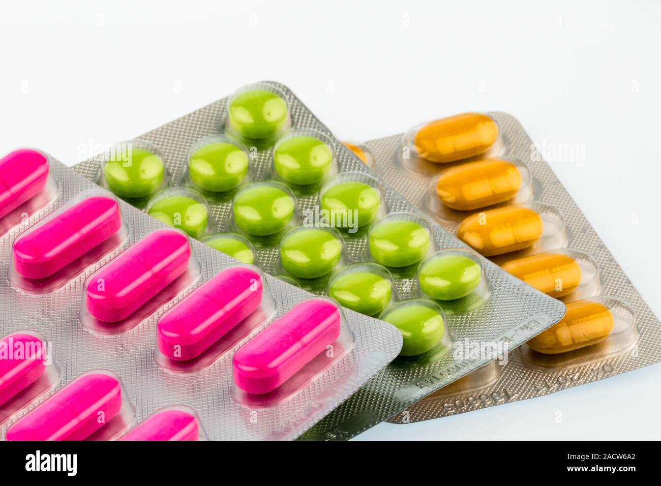 Tablets in blister pack hi-res stock photography and images - Alamy