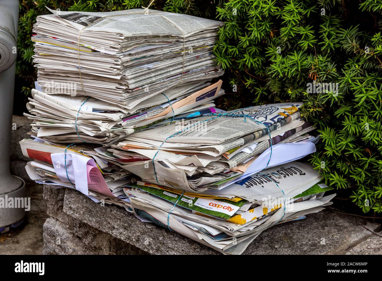 Old Newspaper Stack Stack Paper. Old Newspapers — Stock Photo