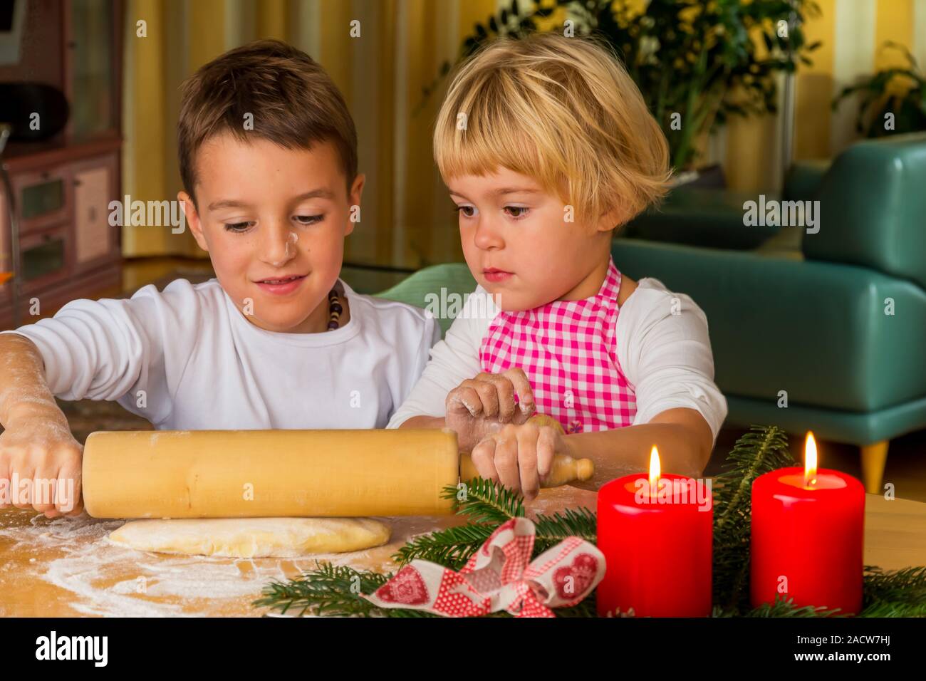 Children bake hi-res stock photography and images - Alamy